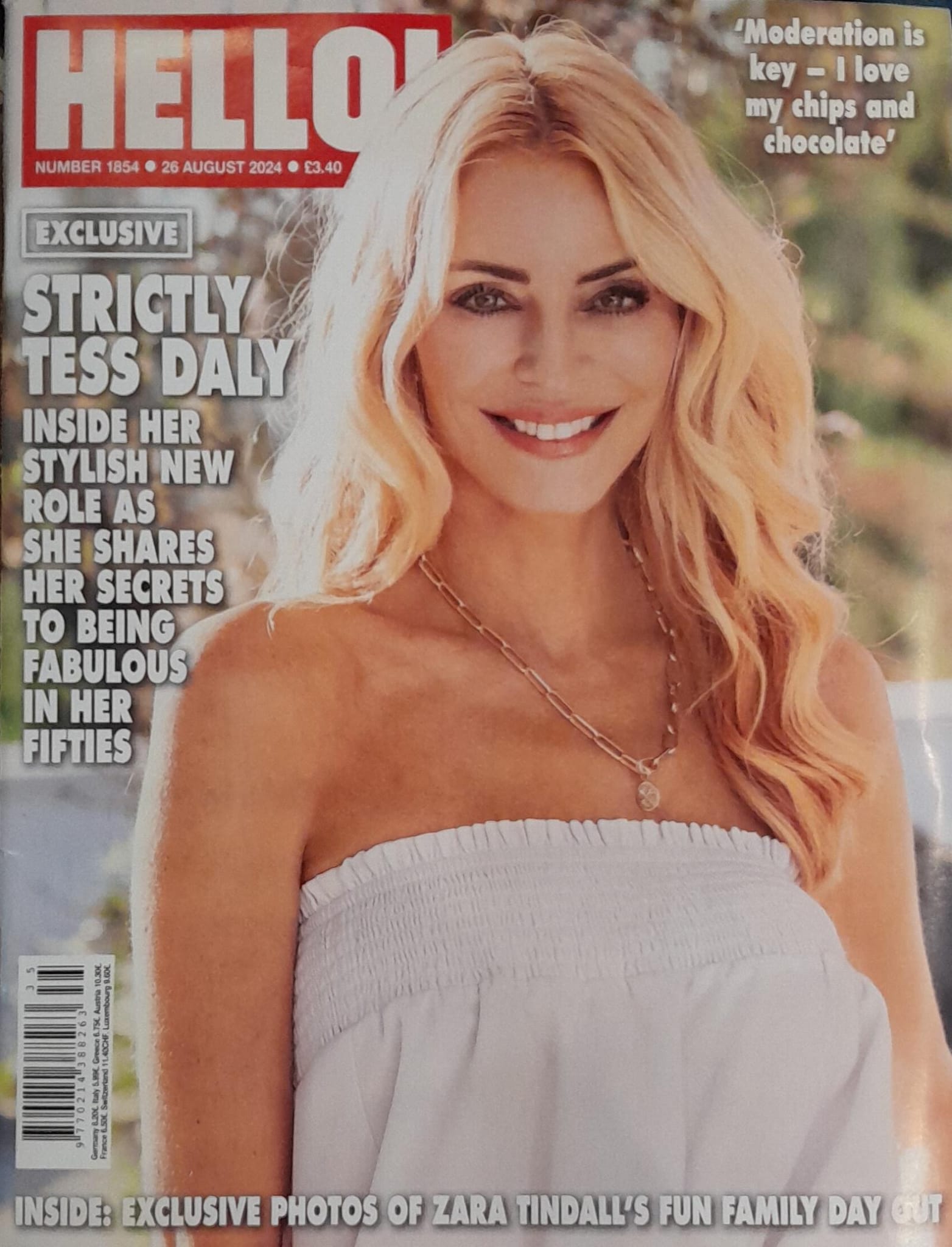 Buy Hello UK Weekly Magazine Subscription | Magazine Cafe Store