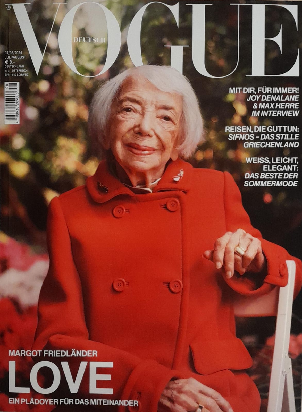Vogue Germany Magazine Subscription | MagazineCafe USA